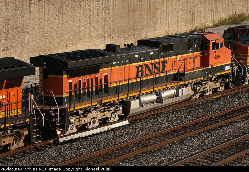 BNSF 996